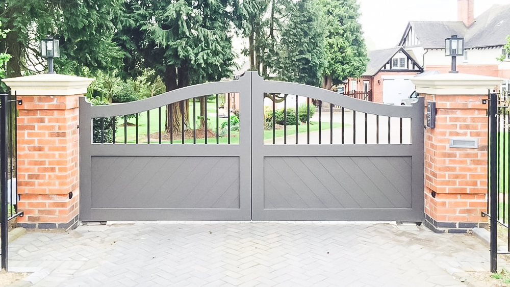 The Warwick Electric driveway automation gates | Electric Gates UK